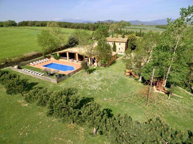 Cottage ∙ 10 Bedrooms ∙ 33 Guests - Sils