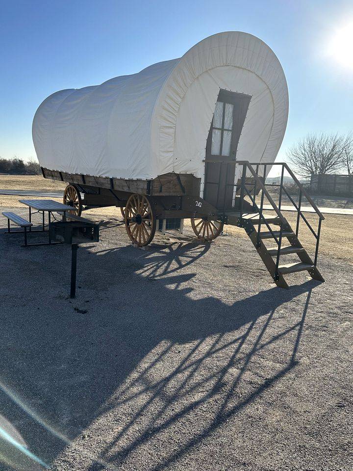 Caravan ∙ 1 Bedroom ∙ 6 Guests - Oklahoma City, OK