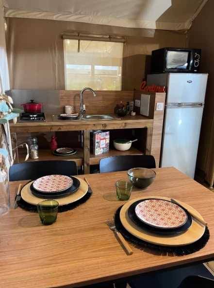 34 M² Tente ∙ 2 Chambres ∙ 5 Personnes - Montignac
