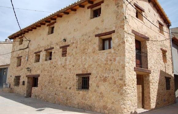 Casa Rural ∙ 9 Habitaciones ∙ 18 Huéspedes - Ademuz