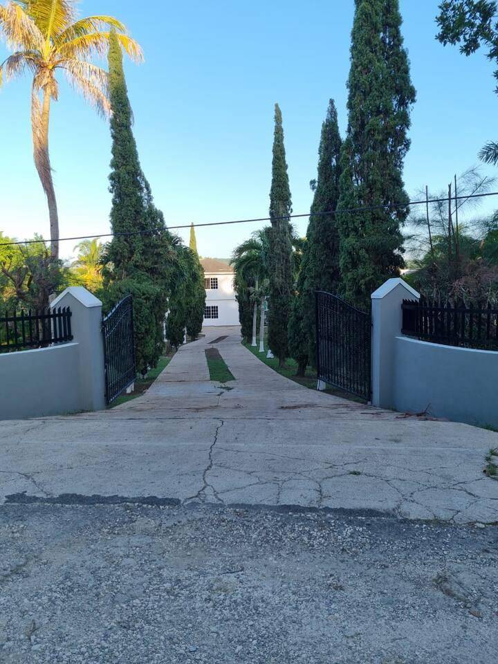 120 M² Huis ∙ 3 Slaapkamers ∙ 6 Gasten - Ocho Rios