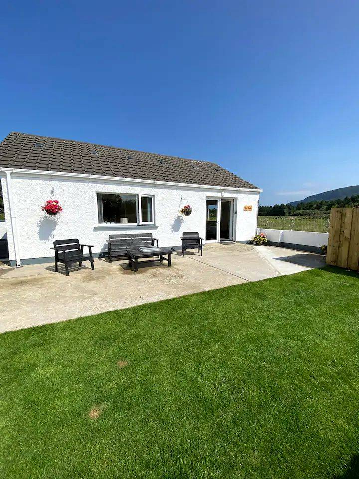 House ∙ 2 Bedrooms ∙ 5 Guests - Castlerock