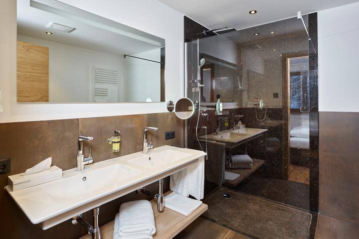 128 M² Apartment ∙ 3 Bedrooms ∙ 6 Guests - Längenfeld