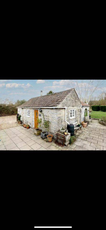 House ∙ 2 Bedrooms ∙ 5 Guests - Crawley
