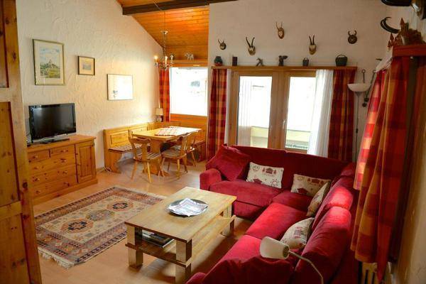 90 M² Ferienwohnung ∙ 3 Schlafzimmer ∙ 8 Gäste - Celerina/Schlarigna