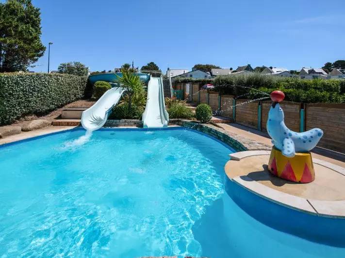 31 M² Caravan ∙ 3 Bedrooms ∙ 7 Guests - Plomodiern