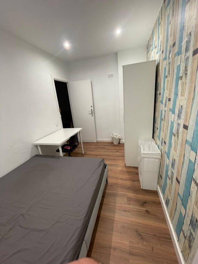 95 M² Private Room ∙ 1 Bedroom ∙ 1 Guest - Badalona