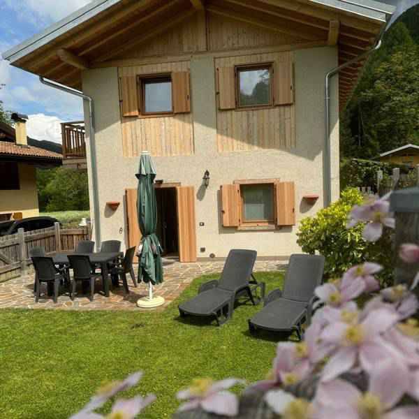 100 M² Chalet ∙ 3 Bedrooms ∙ 6 Guests - Ledro
