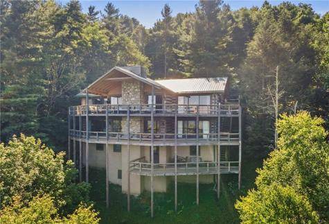 329 M² Cabin ∙ 6 Bedrooms ∙ 15 Guests - North Carolina