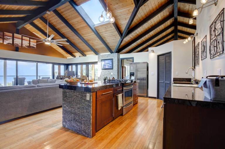 A Visitor’s Guide to the Hawaiian Islands | Tripping.com Rentals | TRIPPING