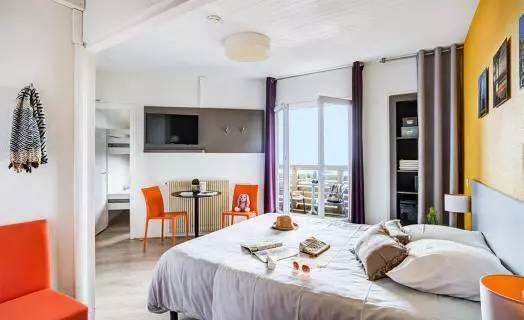 30 M² Hotel ∙ 1 Schlafzimmer ∙ 2 Gäste - Besse-et-Saint-Anastaise