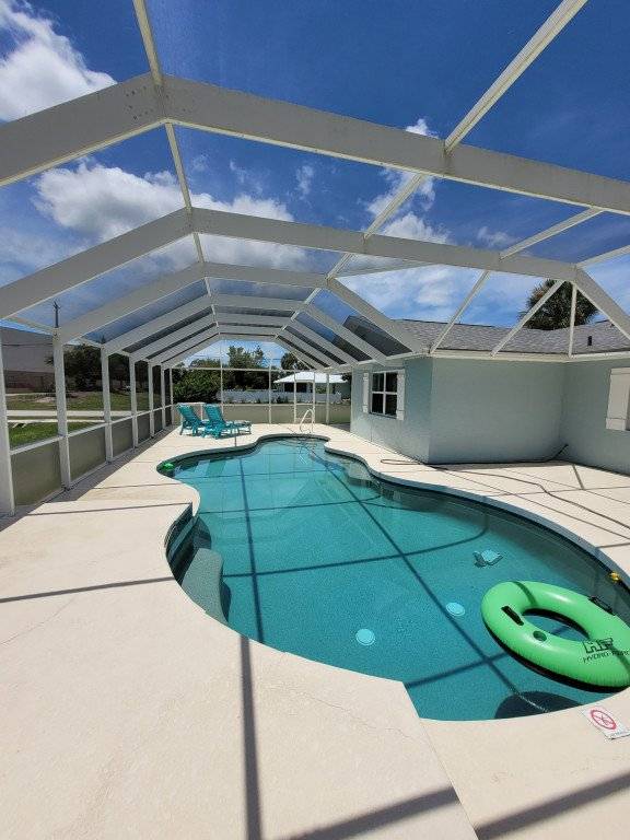 House ∙ 2 Bedrooms ∙ 6 Guests - Englewood, FL