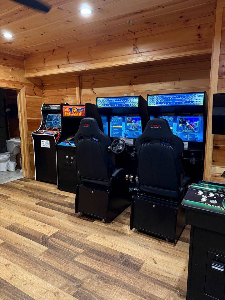 House ∙ 6 Bedrooms ∙ 24 Guests - Gatlinburg, TN