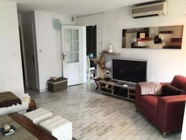 70 M² Apartamento ∙ 2 Habitaciones ∙ 8 Huéspedes - Marseillan