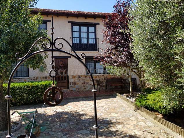 Casa Rural ∙ 7 Habitaciones ∙ 20 Huéspedes - La Bañeza