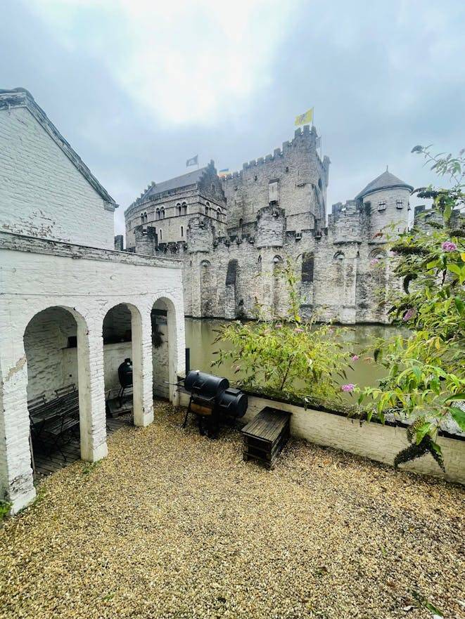 120 M² Apartment ∙ 2 Bedrooms ∙ 4 Guests - Ghent (Belgium)