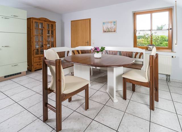 70 M² Ferienwohnung ∙ 2 Schlafzimmer ∙ 5 Gäste - Kronach