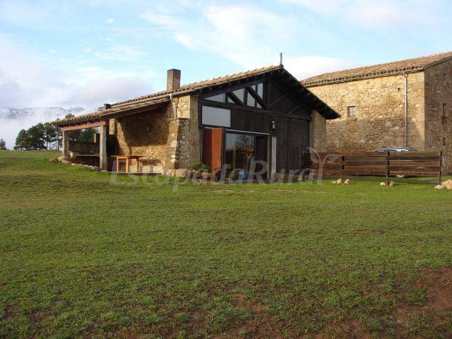 Casa Rural ∙ 10 Habitaciones ∙ 5 Huéspedes - Cataluña