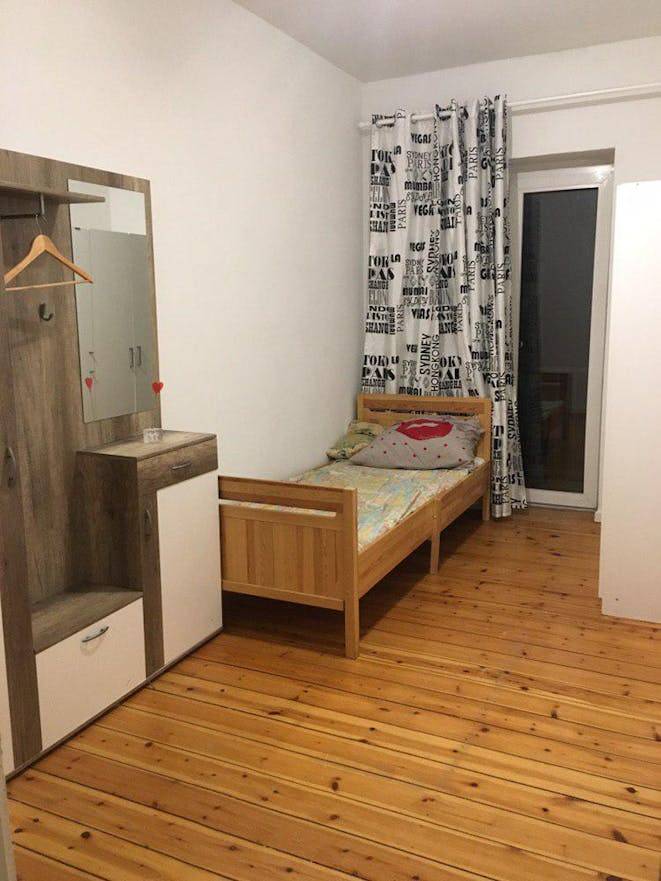 72 M² Private Room ∙ 1 Bedroom ∙ 1 Guest - Hamburg