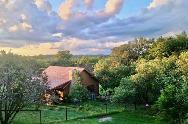 145 M² Cabin ∙ 2 Bedrooms ∙ 6 Guests - Wimberley, TX