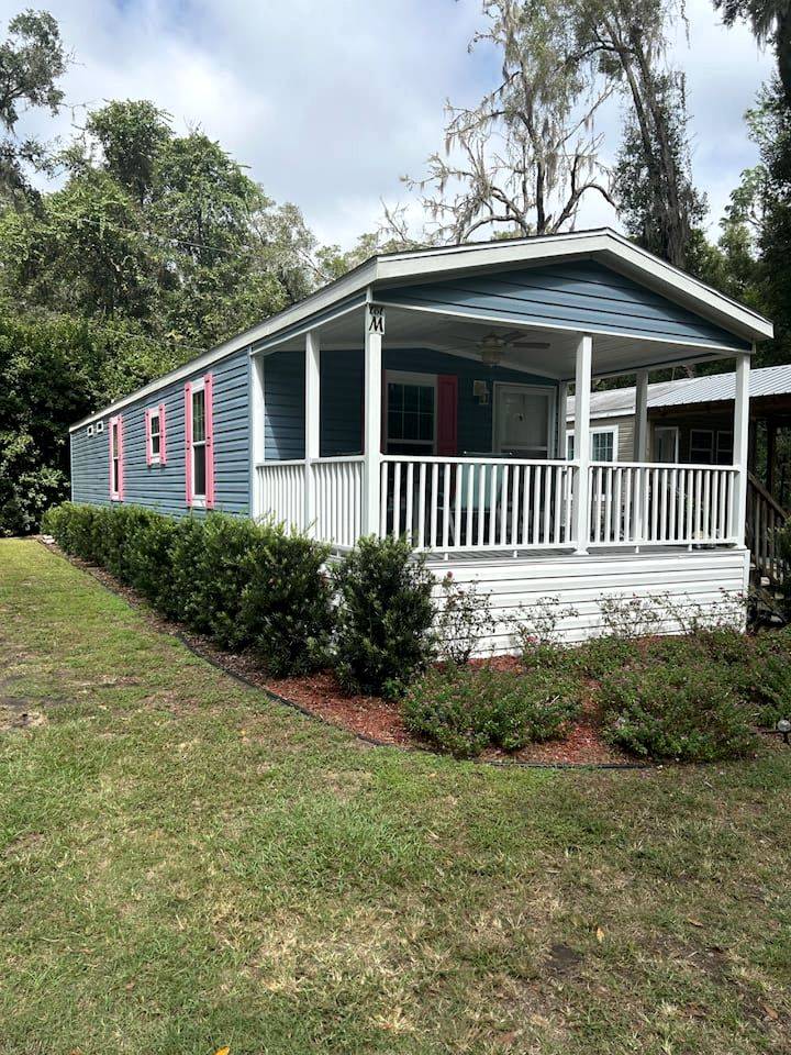 House ∙ 2 Bedrooms ∙ 8 Guests - Dunnellon, FL