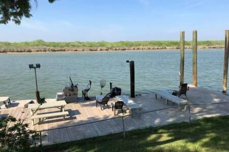 Arroyo City, TX Vacation Rentals from $135 | HomeToGo