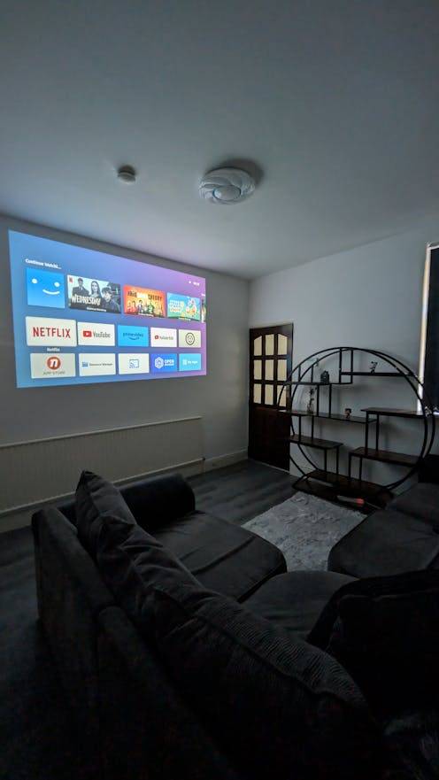 200 M² House ∙ 8 Bedrooms ∙ 8 Guests - Leicester