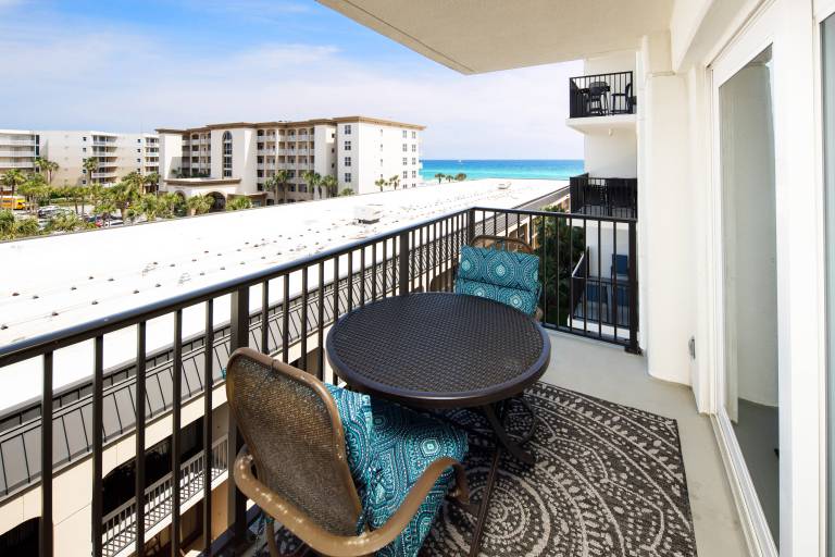 5th Floor Corner Unit, Fully Updated, Amazing Views, Beach Service Included -so512