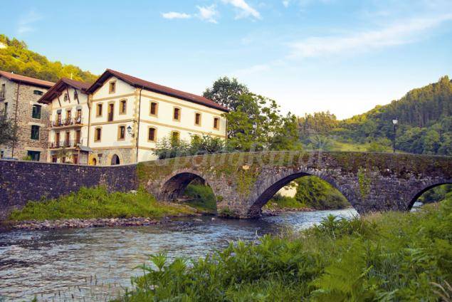 Cottage ∙ 5 Bedrooms ∙ 34 Guests - Pyrenees