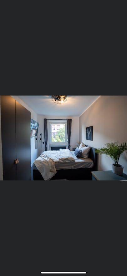 85 M² Private Room ∙ 1 Bedroom ∙ 1 Guest - Frankfurt Sur Le Main