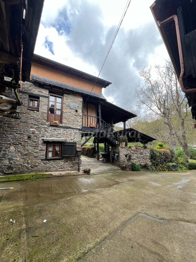Casa Rural ∙ 3 Habitaciones ∙ 6 Huéspedes - Cacabelos