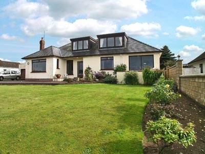 Cottage ∙ 4 Bedrooms ∙ 8 Guests - Girvan