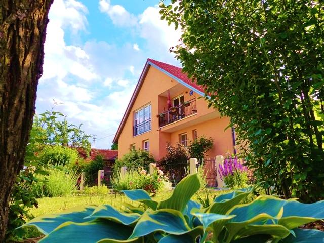 115 M² Ferienwohnung ∙ 2 Schlafzimmer ∙ 4 Gäste - Haßfurt