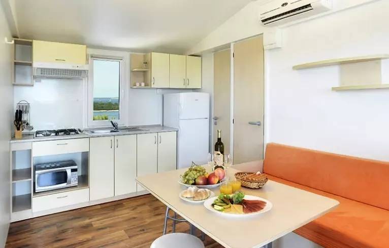 30 M² Caravan ∙ 3 Bedrooms ∙ 6 Guests - Fažana