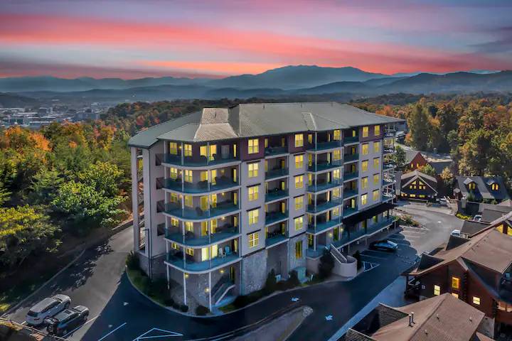 106 M² Apartment ∙ 2 Bedrooms ∙ 6 Guests - Pigeon Forge, TN