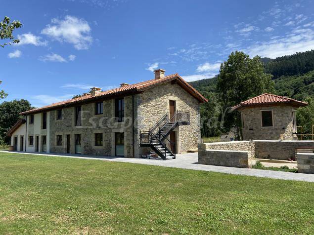 Cottage ∙ 11 Bedrooms ∙ 10 Guests - Cantabria