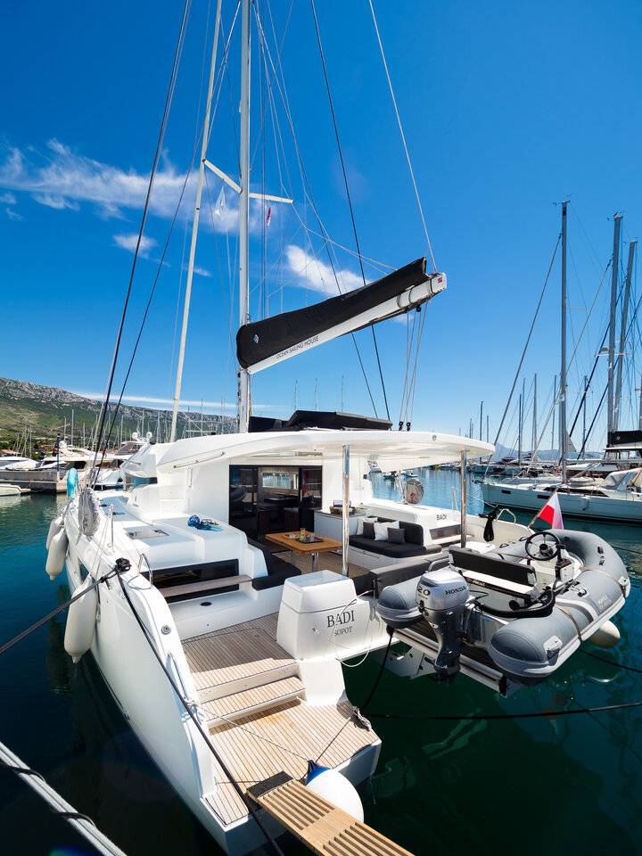 Hausboot ∙ 6 Schlafzimmer ∙ 12 Gäste - Split