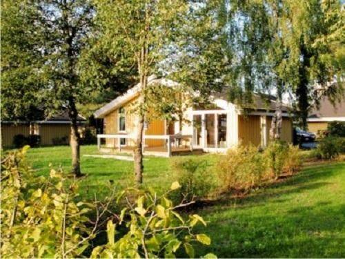 77 M² Ferienhaus ∙ 2 Schlafzimmer ∙ 4 Gäste - Kratzeburg