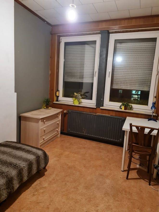 100 M² Privé Kamer ∙ 1 Slaapkamer ∙ 3 Gasten - Luik