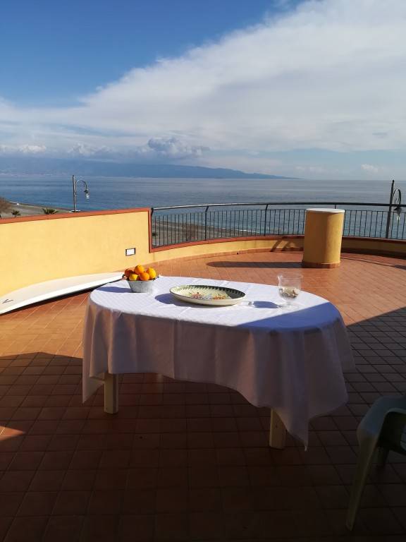 105 M² Appartamento Vacanza ∙ 1 Camera Da Letto ∙ 5 Ospiti - Nizza di Sicilia