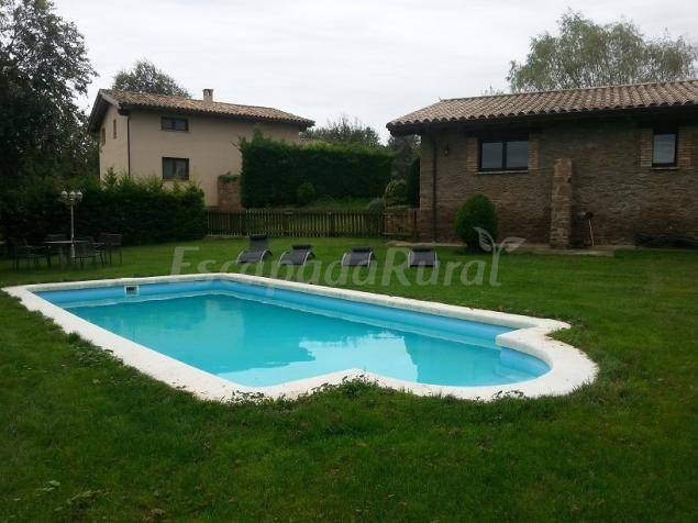 Cottage ∙ 10 Bedrooms ∙ 2 Guests - Vic