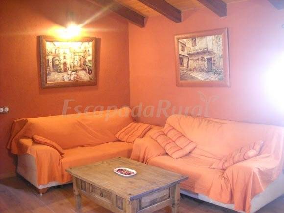 Casa Rural ∙ 9 Habitaciones ∙ 12 Huéspedes - Ademuz