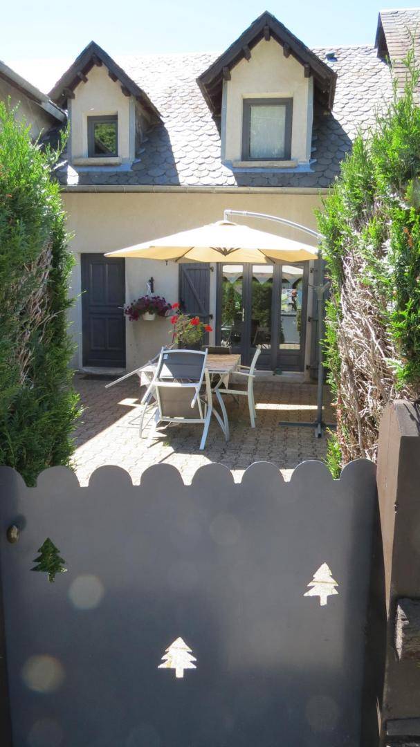 60 M² Gîte ∙ 2 Chambres ∙ 4 Personnes - Chambon-sur-Lac