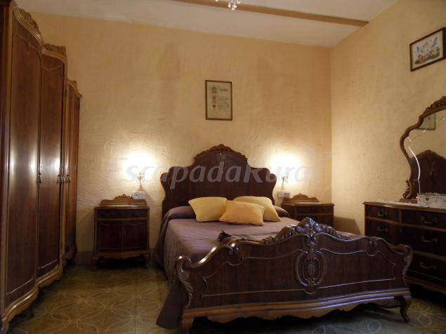 Cottage ∙ 6 Bedrooms ∙ 2 Guests - Peratallada