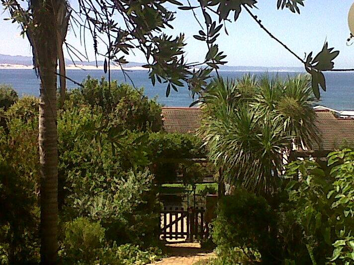 400 M² Accommodation ∙ 6 Bedrooms ∙ 2 Guests - Jeffreys Bay