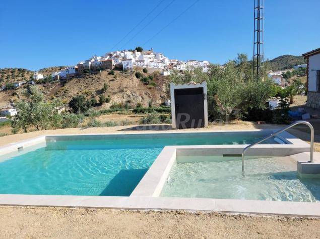 Casa Rural ∙ 5 Habitaciones ∙ 18 Huéspedes - El Gastor