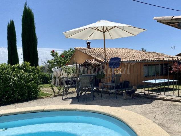 Cottage ∙ 10 Bedrooms ∙ 14 Guests - Vic