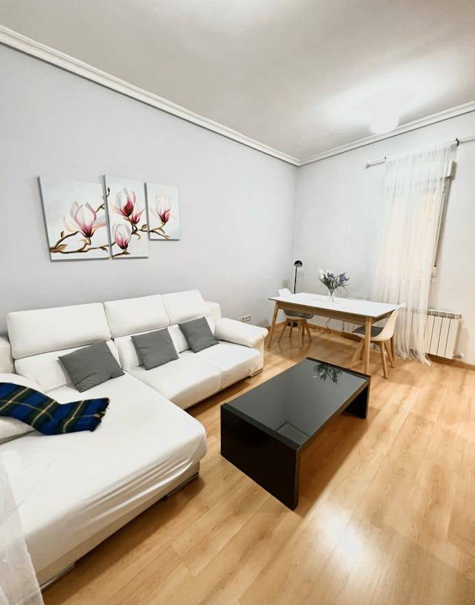 70 M² Apartamento ∙ 1 Habitación ∙ 2 Huéspedes - Chamartín