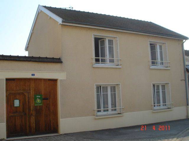 105 M² Gîte ∙ 2 Chambres ∙ 4 Personnes - Ay