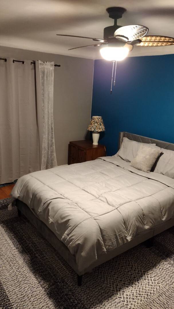 139 M² Apartment ∙ 3 Bedrooms ∙ 3 Guests - Ferndale, MI